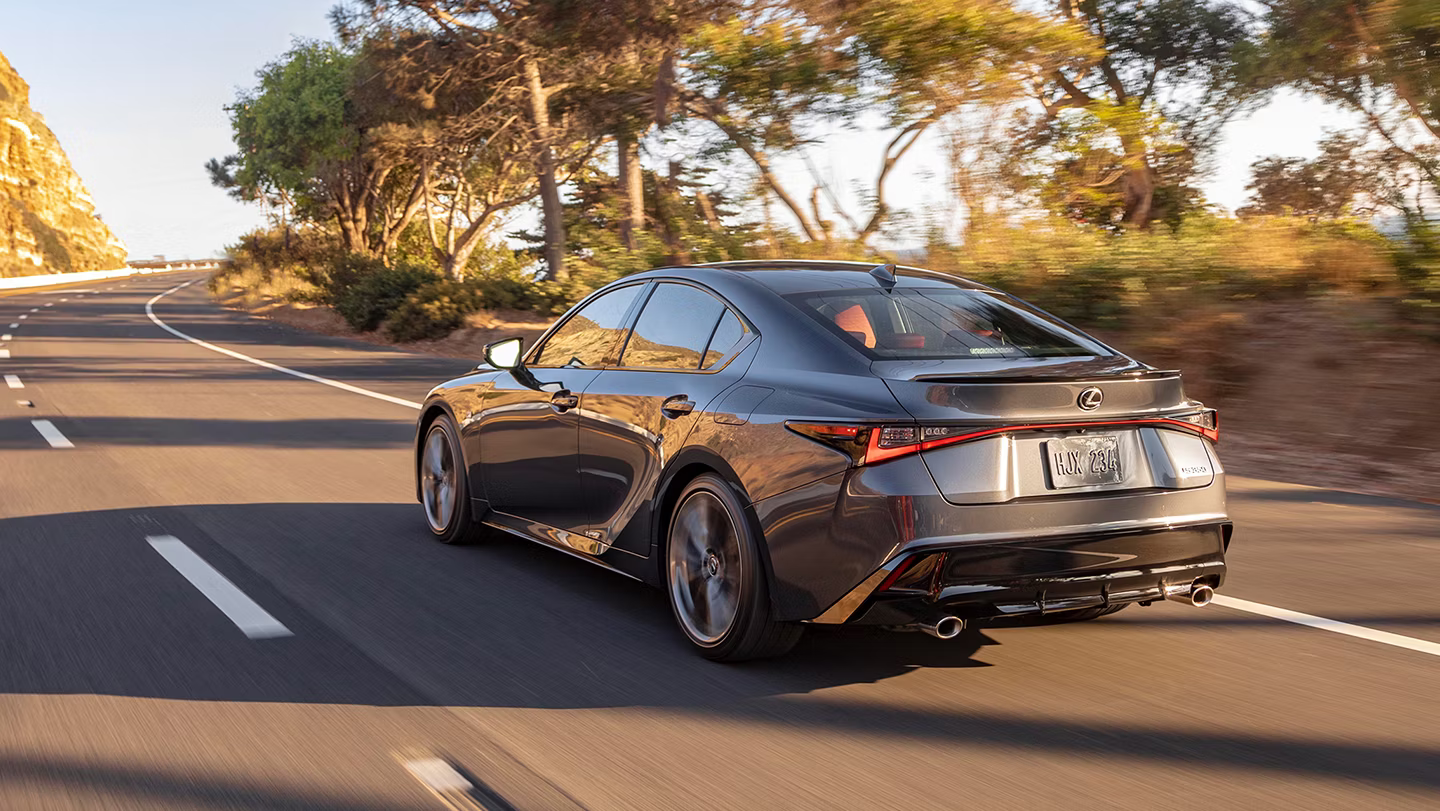 Highlights of the 2025 Lexus IS 500 F Sport Performance
